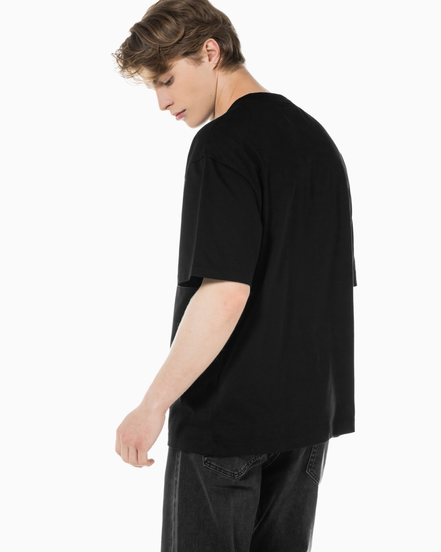 캘빈클라인진 CK 남성 릴렉스핏 엠브로이더리 로고 반팔티셔츠 40HM229- 이랜드몰