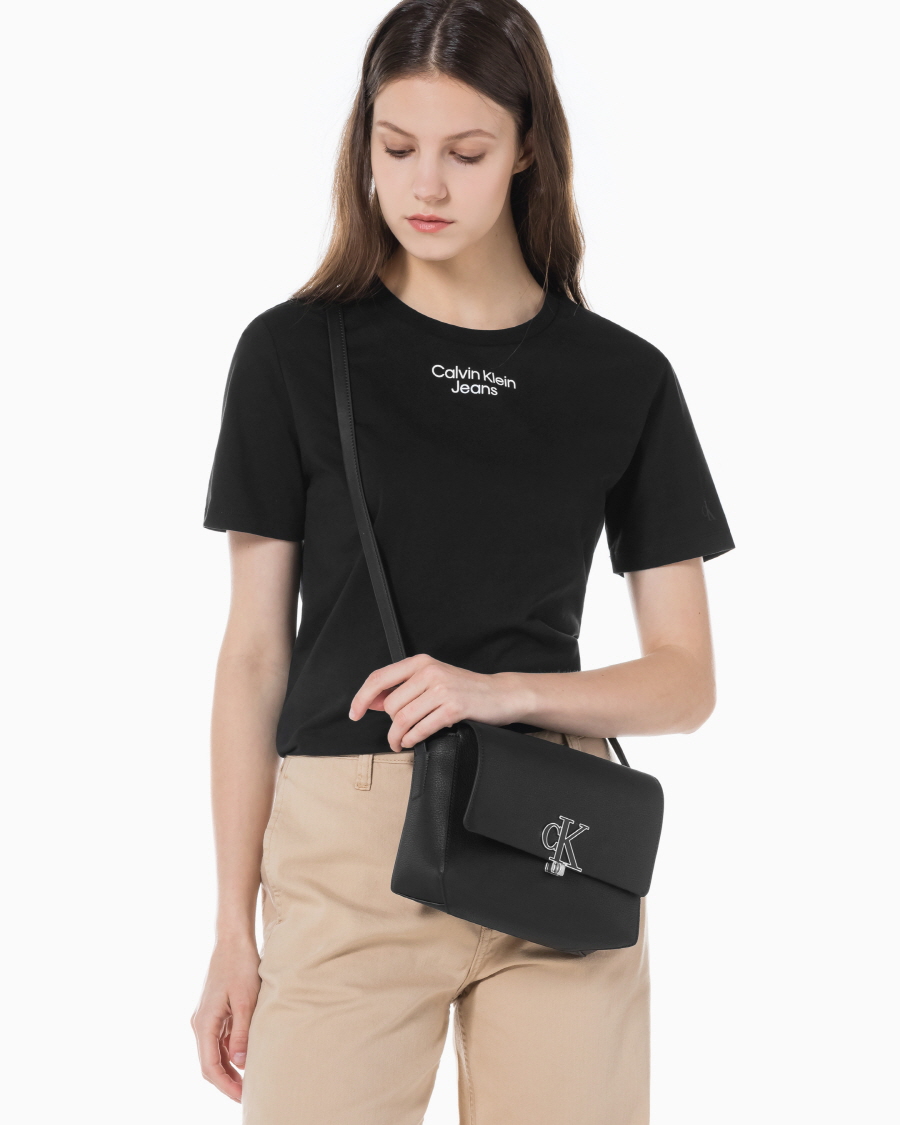 [갤러리아딜][캘빈클라인ACC][여]미니멀 모노그램 크로스백 (DH2901-001)