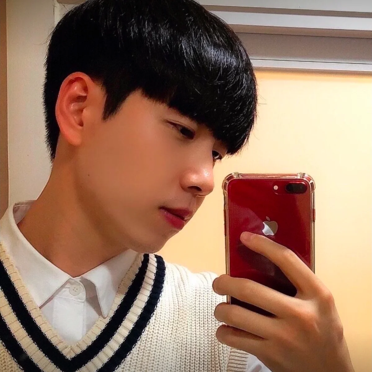 Hapjeong Station 0 minutes (Hongdae 5 minutes)