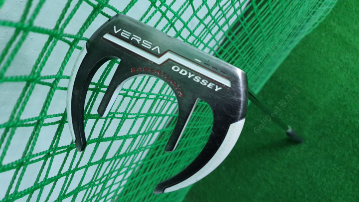 [골프딜] 퍼터 오딧세이 VERSA SABERTOOTH 33인치 - 상품정보