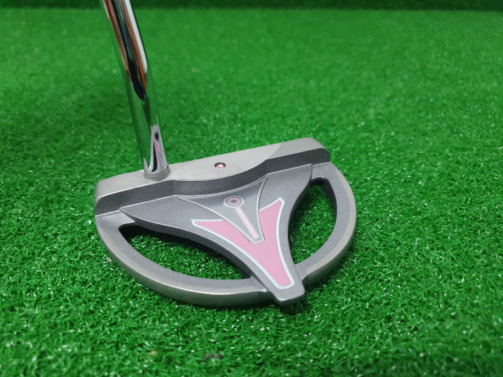 [골프딜] [중고] 12-82 투어스테이지 여성용 VIQ CL 핑크 33인치 중고 퍼터 - 상품정보