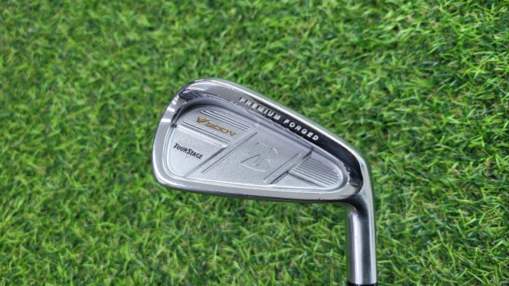 [골프딜] [575708]석교정품 V300 5 세대 4번아이언 그라파이트/카본 R - 상품정보