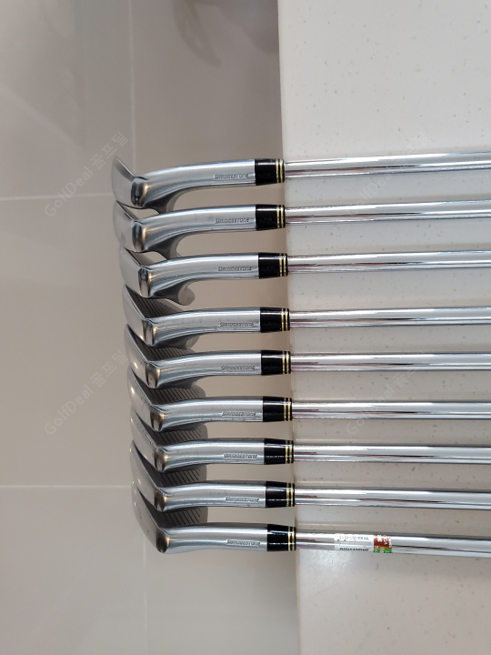 [골프딜] 투어스테이지 V300 4시리즈 4-P,50도,56도 9아이언 세트 - 상품정보