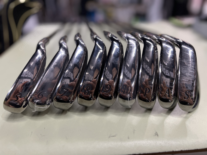 [골프딜] 마제스티 로얄 LV540 아이언세트 그라파이트R강도 코리아정품 - 상품정보
