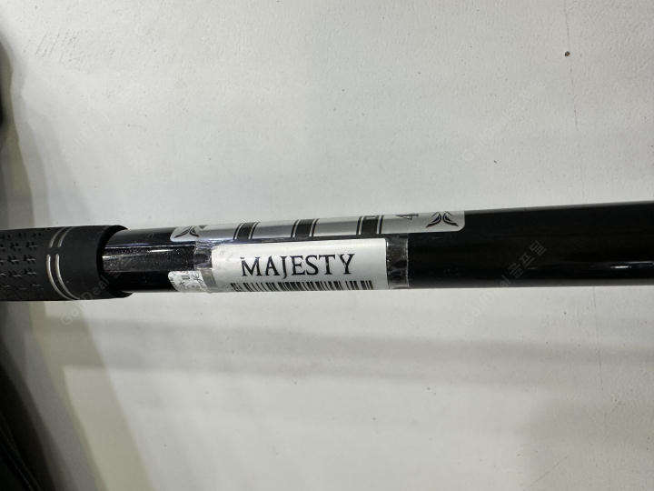[골프딜] 마제스티 로얄 블랙 드라이버 LV540 9.5 SR 정품 - 상품정보