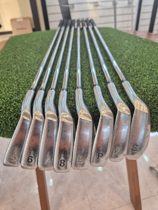 [골프딜] 투어스테이지 V300-3 8아이언 경량스틸950R 석교상사 정품 - 상품정보