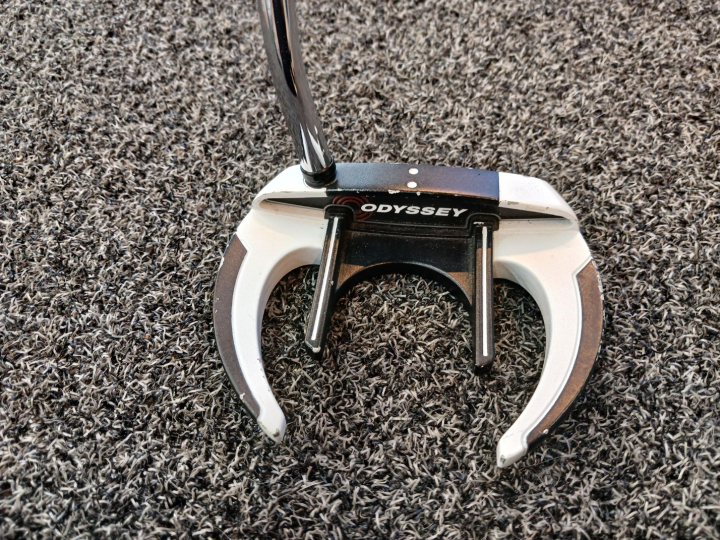 [골프딜] 오디세이 VERSA SABERTOOTH 33인치 퍼터 - 상품정보