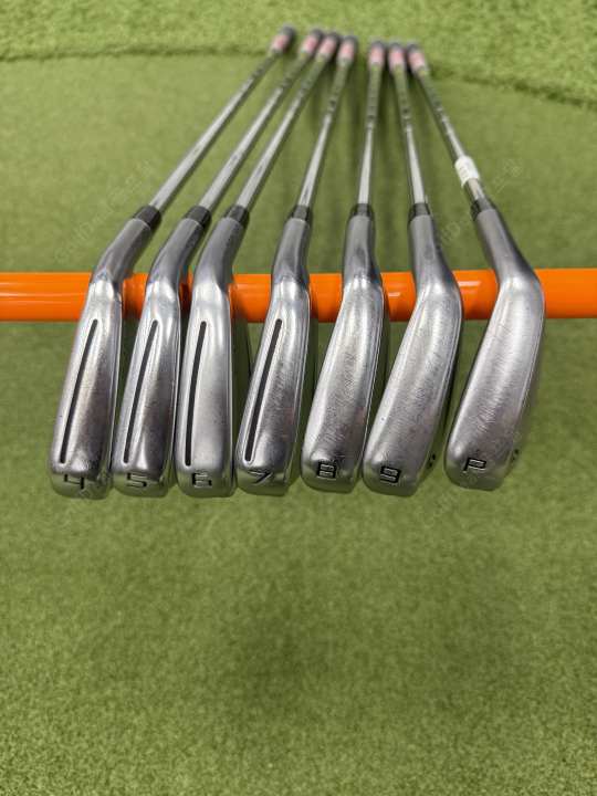 [골프딜] 테일러메이드 P790 아이언 4-P DGS200 - 상품정보